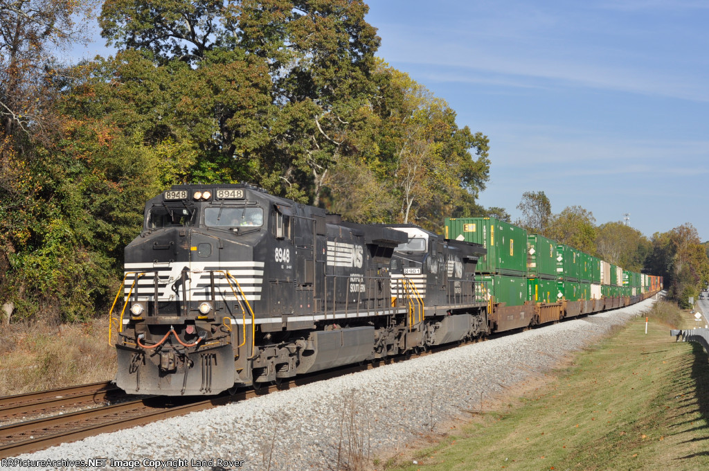 NS 8948 On NS 282 Northbound